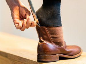 How to Use a Shoe Horn - Savvy About Shoes